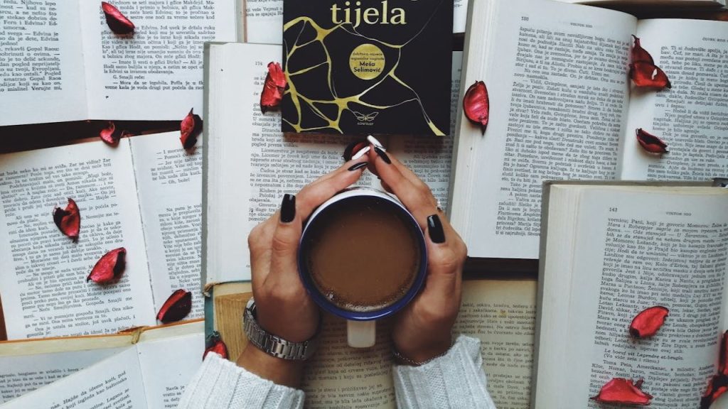 Pengertian Naskah dan Jenis-Jenisnya yang Perlu Penulis Ketahui - Halo ...